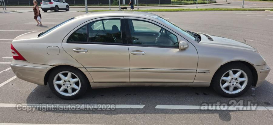 Mercedes-Benz C-Class 2000 Tallina, ar dzinēja tilpumu 2.00 L un nobraukumu 240 tūkst. km par 800 €, foto 6 vietnē AUTOMOTO.COM.LV