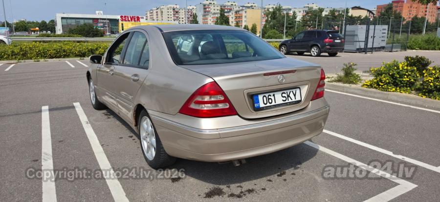 Mercedes-Benz C-Class 2000 Tallina, ar dzinēja tilpumu 2.00 L un nobraukumu 240 tūkst. km par 800 €, foto 8 vietnē AUTOMOTO.COM.LV