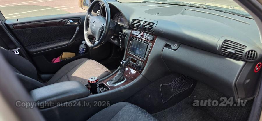 Mercedes-Benz C-Class 2000 Tallina, ar dzinēja tilpumu 2.00 L un nobraukumu 240 tūkst. km par 800 €, foto 10 vietnē AUTOMOTO.COM.LV