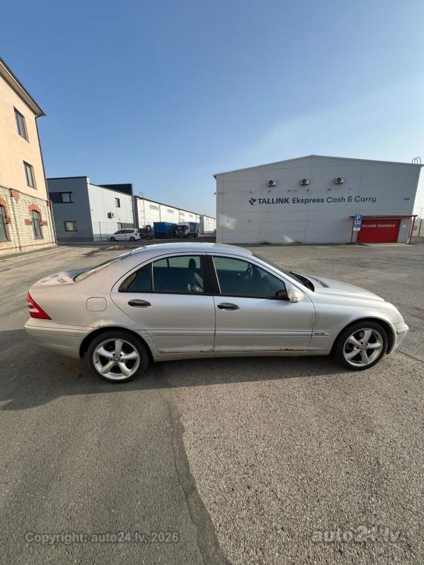 Mercedes-Benz C-Class 2002 in Tallinn, with an engine capacity of 2.00 L and mileage of 108 thousand km for 1350 €, photo 3 on AUTOMOTO.COM.LV