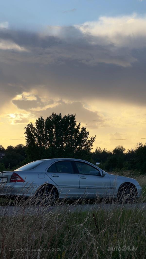 Mercedes-Benz C-Class 2003 in Tallinn, with an engine capacity of 2.70 L and mileage of 301 thousand km for 3999 €, photo 2 on AUTOMOTO.COM.LV