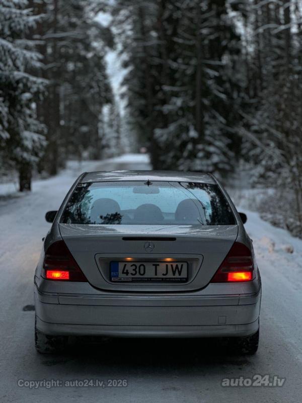 Mercedes-Benz C-Class 2003 in Tallinn, with an engine capacity of 2.70 L and mileage of 301 thousand km for 3999 €, photo 5 on AUTOMOTO.COM.LV