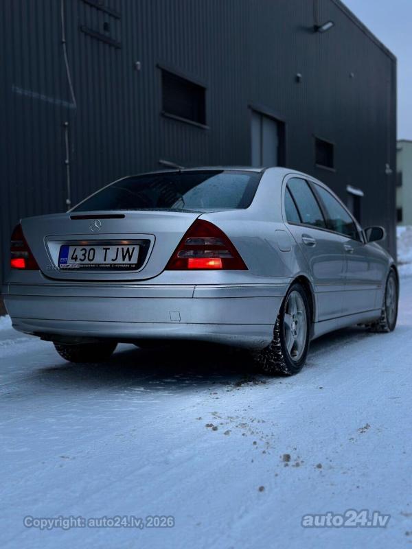 Mercedes-Benz C-Class 2003 in Tallinn, with an engine capacity of 2.70 L and mileage of 301 thousand km for 3999 €, photo 7 on AUTOMOTO.COM.LV