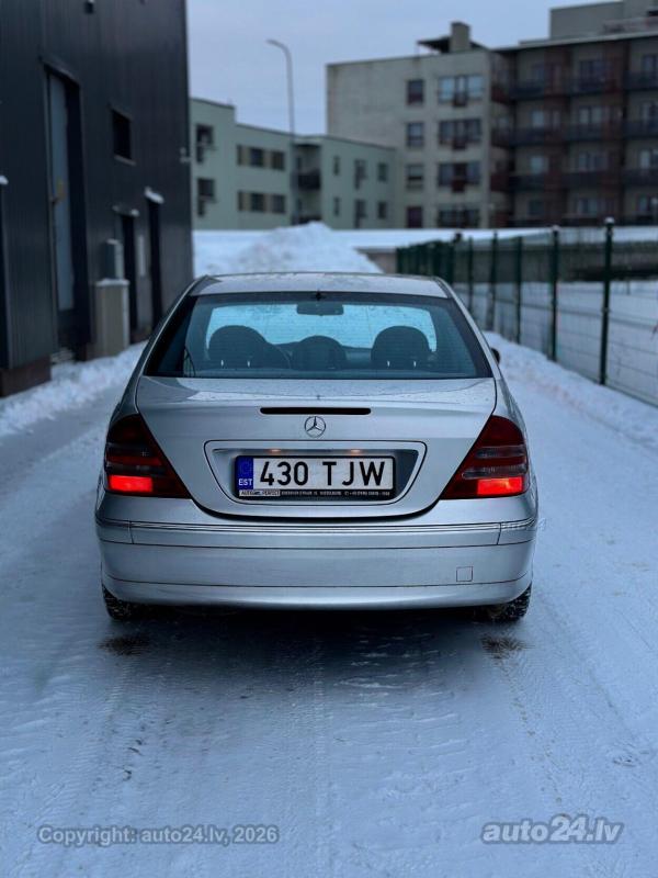 Mercedes-Benz C-Class 2003 in Tallinn, with an engine capacity of 2.70 L and mileage of 301 thousand km for 3999 €, photo 8 on AUTOMOTO.COM.LV