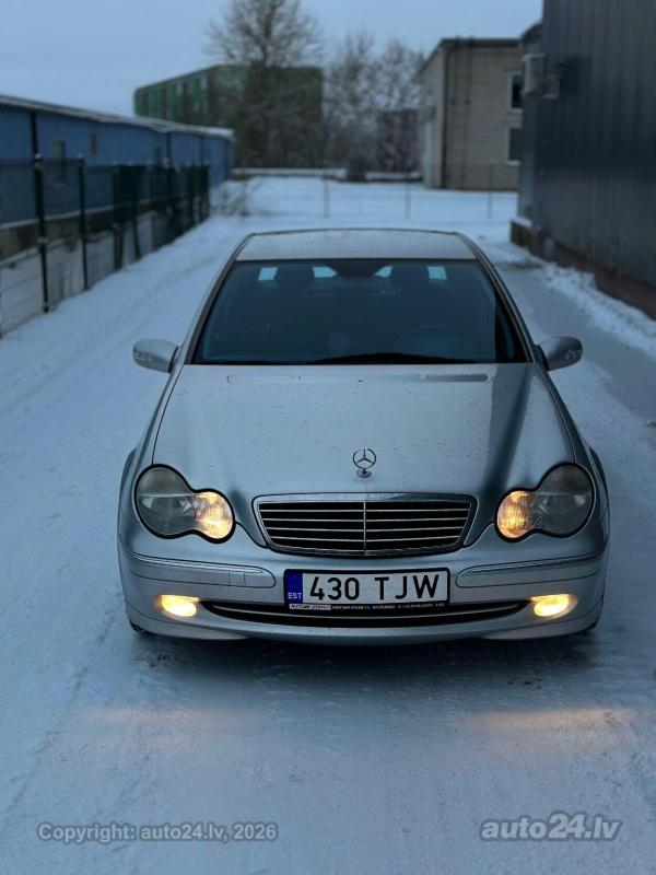 Mercedes-Benz C-Class 2003 in Tallinn, with an engine capacity of 2.70 L and mileage of 301 thousand km for 3999 €, photo 9 on AUTOMOTO.COM.LV