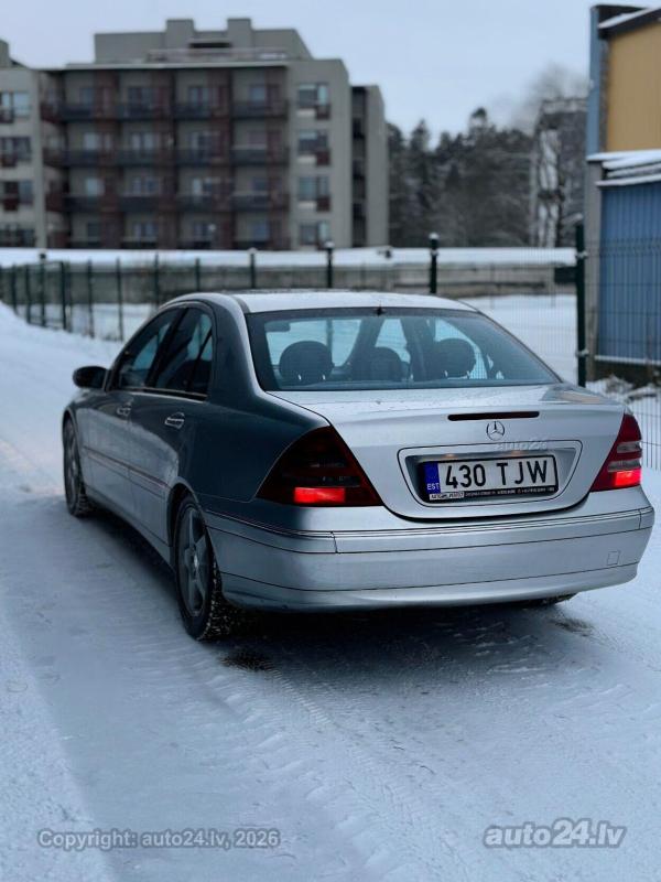 Mercedes-Benz C-Class 2003 in Tallinn, with an engine capacity of 2.70 L and mileage of 301 thousand km for 3999 €, photo 10 on AUTOMOTO.COM.LV