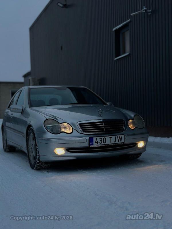 Mercedes-Benz C-Class 2003 in Tallinn, with an engine capacity of 2.70 L and mileage of 301 thousand km for 3999 €, photo 11 on AUTOMOTO.COM.LV