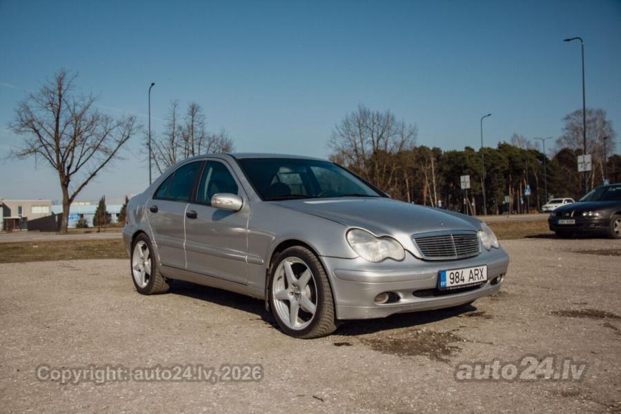 Mercedes-Benz C-Class 2003 Tallina, ar dzinēja tilpumu 2.00 L un nobraukumu 217 tūkst. km par 2800 €, foto 9 vietnē AUTOMOTO.COM.LV