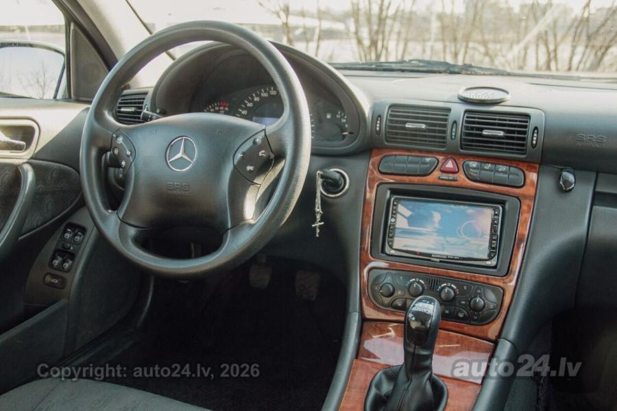 Mercedes-Benz C-Class 2003 Tallina, ar dzinēja tilpumu 2.00 L un nobraukumu 217 tūkst. km par 2800 €, foto 13 vietnē AUTOMOTO.COM.LV