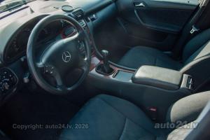 Mercedes-Benz C-Class 2003 Tallina, ar dzinēja tilpumu 2.00 L un nobraukumu 217 tūkst. km par 2800 €, foto 15 vietnē AUTOMOTO.COM.LV