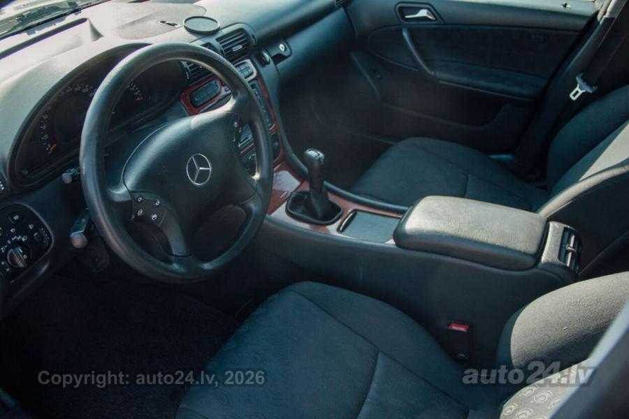 Mercedes-Benz C-Class 2003 Tallina, ar dzinēja tilpumu 2.00 L un nobraukumu 217 tūkst. km par 2800 €, foto 15 vietnē AUTOMOTO.COM.LV