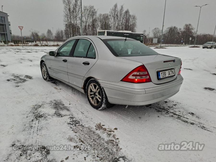 Mercedes-Benz C-Class 2004 Tallina, ar dzinēja tilpumu 1.80 L un nobraukumu 250 tūkst. km par 1299 €, foto 1 vietnē AUTOMOTO.COM.LV