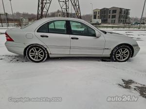 Mercedes-Benz C-Class 2004 Tallina, ar dzinēja tilpumu 1.80 L un nobraukumu 250 tūkst. km par 1299 €, foto 6 vietnē AUTOMOTO.COM.LV