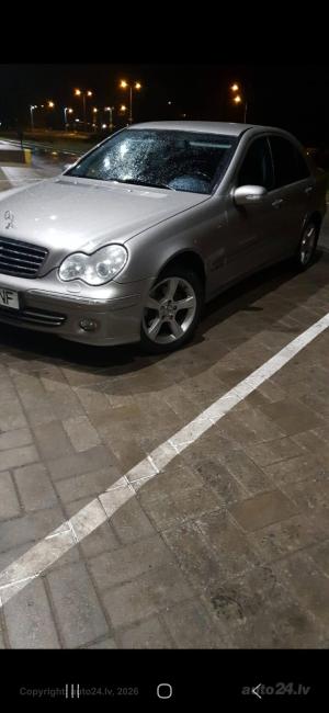 Mercedes-Benz C-Class 2004 Tallina, ar dzinēja tilpumu 1.80 L un nobraukumu 240 tūkst. km par 1900 €, foto  vietnē AUTOMOTO.COM.LV