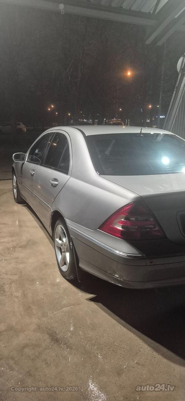 Mercedes-Benz C-Class 2004 Tallina, ar dzinēja tilpumu 1.80 L un nobraukumu 240 tūkst. km par 1900 €, foto 7 vietnē AUTOMOTO.COM.LV