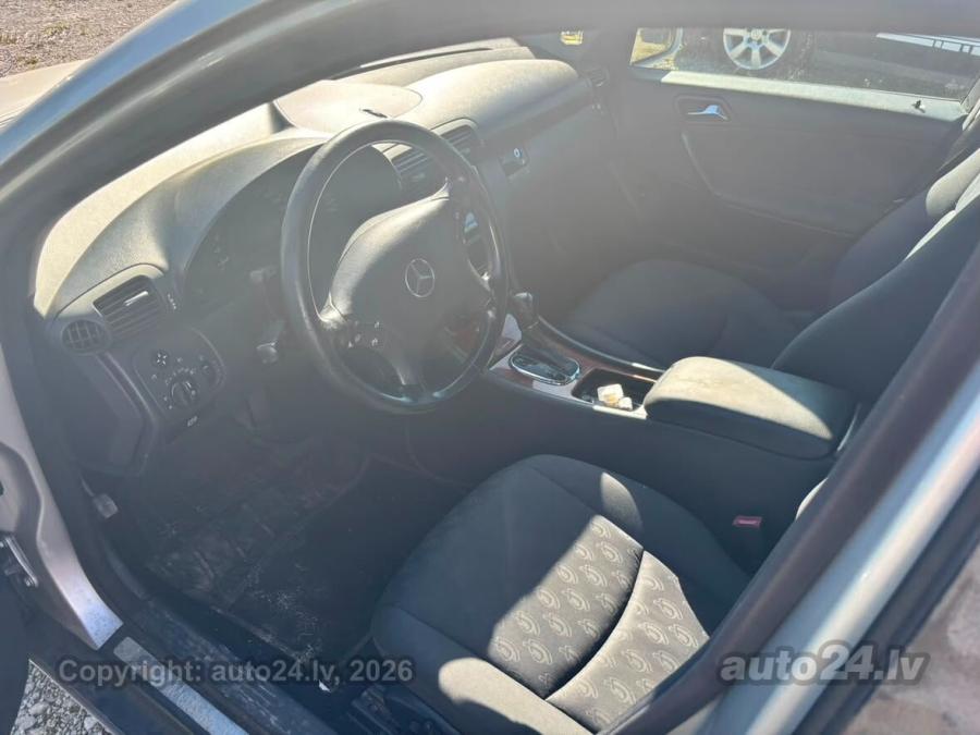 Mercedes-Benz C-Class 2002 in Narva, with an engine capacity of 2.00 L and mileage of 348 thousand km for 550 €, photo 7 on AUTOMOTO.COM.LV