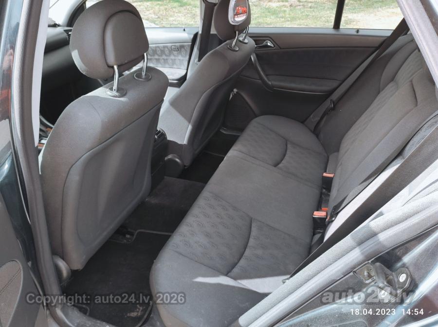Mercedes-Benz C-Class 2003 in Tallinn, with an engine capacity of 2.10 L and mileage of 326 thousand km for 1750 €, photo 4 on AUTOMOTO.COM.LV