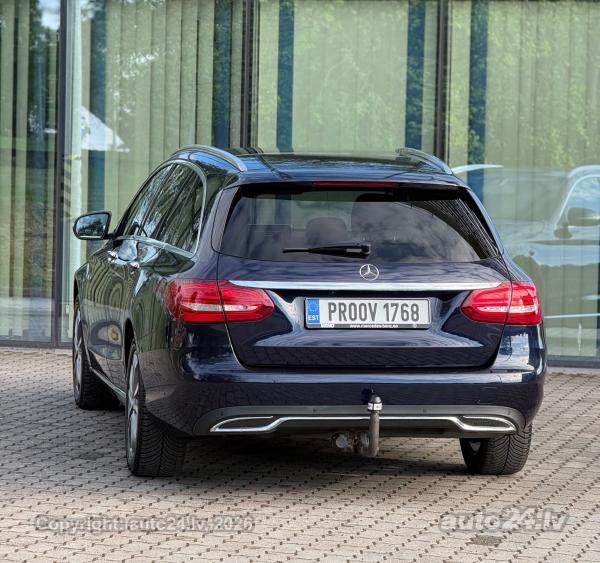 Mercedes-Benz C-Class 2015 in Tallinn, with an engine capacity of 2.10 L and mileage of 195 thousand km for 13790 €, photo 6 on AUTOMOTO.COM.LV