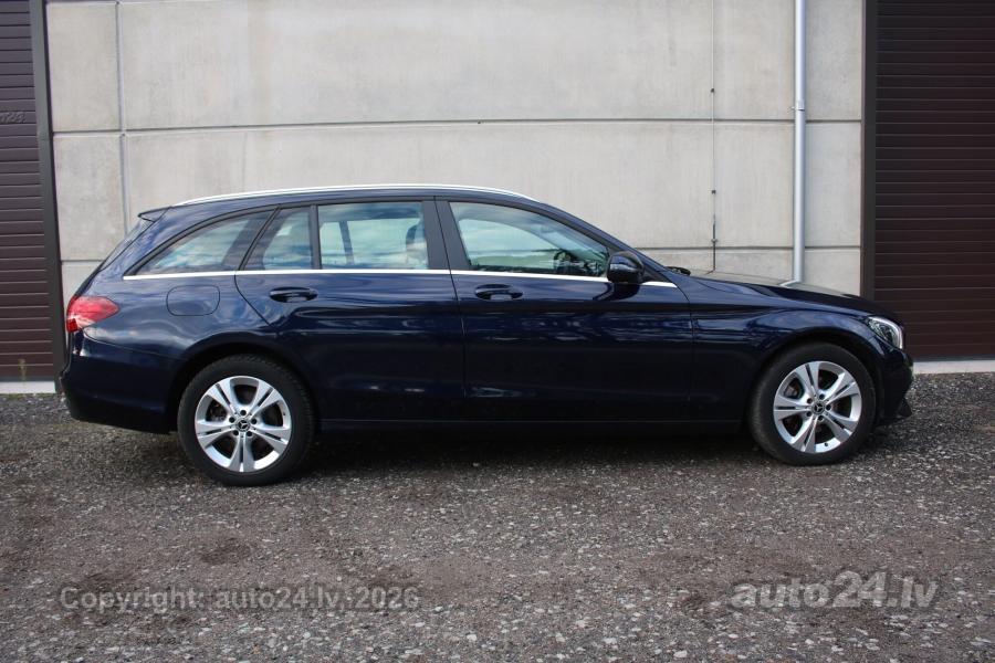 Mercedes-Benz C-Class 2017 in Tallinn, with an engine capacity of 2.00 L and mileage of 240 thousand km for 10500 €, photo 8 on AUTOMOTO.COM.LV