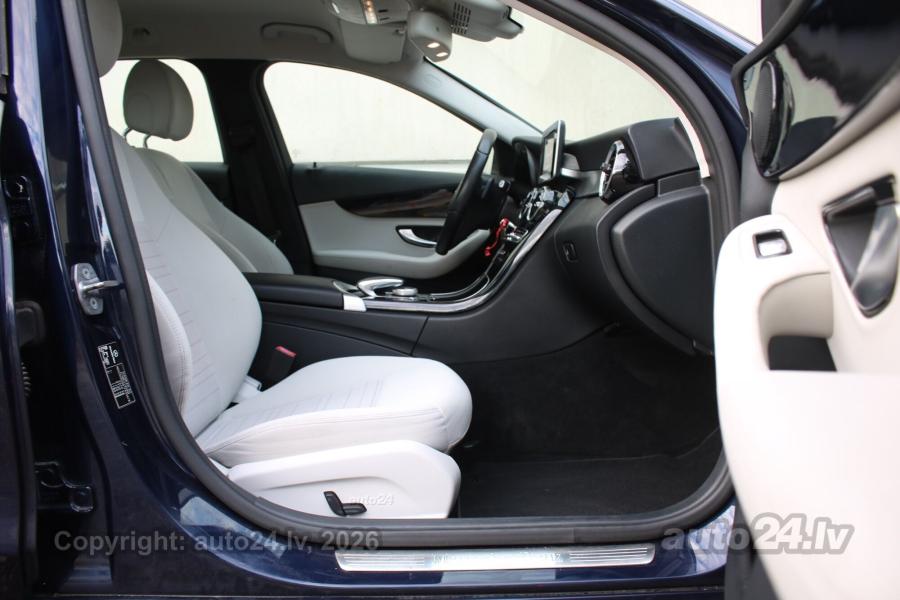 Mercedes-Benz C-Class 2017 in Tallinn, with an engine capacity of 2.00 L and mileage of 240 thousand km for 10500 €, photo 12 on AUTOMOTO.COM.LV
