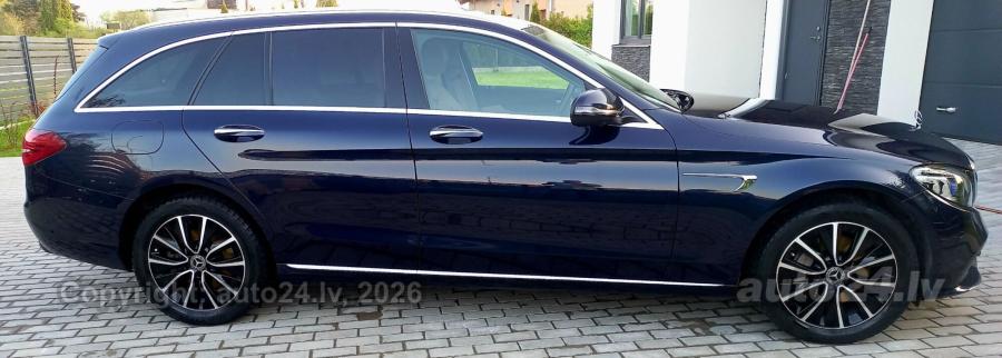 Mercedes-Benz C-Class 2019 in Tallinn, with an engine capacity of 2.00 L and mileage of 152 thousand km for 22990 €, photo 3 on AUTOMOTO.COM.LV