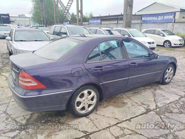 Violet Mercedes-Benz C-Class 2003 in Tallinn, with an engine capacity of 1.80 L and mileage of 268 thousand km for 999 €, photo 3 on AUTOMOTO.COM.LV