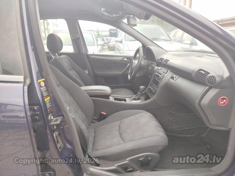 Violets Mercedes-Benz C-Class 2003 Tallina, ar dzinēja tilpumu 1.80 L un nobraukumu 268 tūkst. km par 999 €, foto 7 vietnē AUTOMOTO.COM.LV