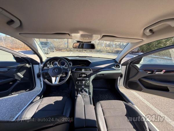 Balts Mercedes-Benz C-Class 2011 Tallina, ar dzinēja tilpumu 2.10 L un nobraukumu 320 tūkst. km par 8700 €, foto 5 vietnē AUTOMOTO.COM.LV