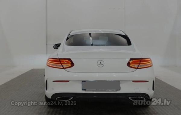 White Mercedes-Benz C-Class 2019 in Tallinn, with an engine capacity of 2.00 L and mileage of 118 thousand km for 31800 €, photo 3 on AUTOMOTO.COM.LV