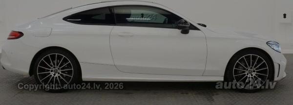 White Mercedes-Benz C-Class 2019 in Tallinn, with an engine capacity of 2.00 L and mileage of 118 thousand km for 31800 €, photo 4 on AUTOMOTO.COM.LV