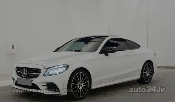 White Mercedes-Benz C-Class 2019 in Tallinn, with an engine capacity of 2.00 L and mileage of 118 thousand km for 31800 €, photo 10 on AUTOMOTO.COM.LV