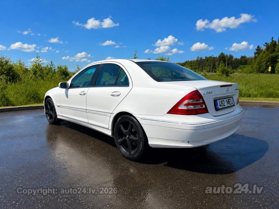 Balts Mercedes-Benz C-Class 2005 Tallina, ar dzinēja tilpumu 1.80 L un nobraukumu 223 tūkst. km par 2500 €, foto 5 vietnē AUTOMOTO.COM.LV