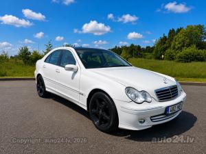 Balts Mercedes-Benz C-Class 2005 Tallina, ar dzinēja tilpumu 1.80 L un nobraukumu 223 tūkst. km par 2500 €, foto 6 vietnē AUTOMOTO.COM.LV