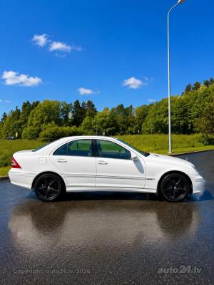 Balts Mercedes-Benz C-Class 2005 Tallina, ar dzinēja tilpumu 1.80 L un nobraukumu 223 tūkst. km par 2500 €, foto 8 vietnē AUTOMOTO.COM.LV