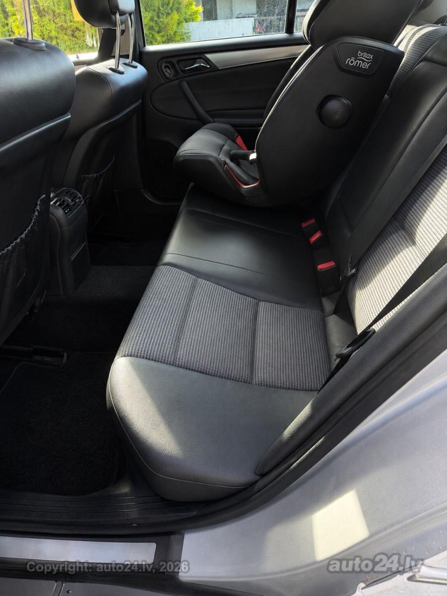 Balts Mercedes-Benz C-Class 2005 Tallina, ar dzinēja tilpumu 1.80 L un nobraukumu 223 tūkst. km par 2500 €, foto 13 vietnē AUTOMOTO.COM.LV