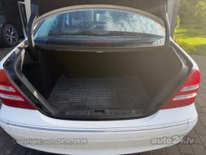 Balts Mercedes-Benz C-Class 2005 Tallina, ar dzinēja tilpumu 1.80 L un nobraukumu 223 tūkst. km par 2500 €, foto 15 vietnē AUTOMOTO.COM.LV