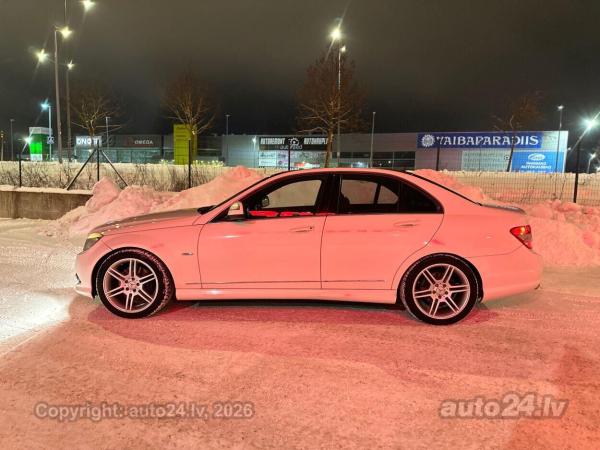 White Mercedes-Benz C-Class 2007 in Tallinn, with an engine capacity of 3.00 L and mileage of 288 thousand km for 4500 €, photo 5 on AUTOMOTO.COM.LV