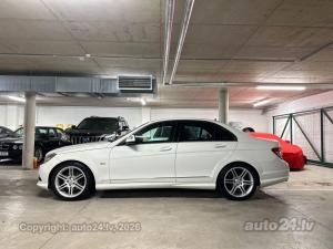 White Mercedes-Benz C-Class 2007 in Tallinn, with an engine capacity of 3.00 L and mileage of 288 thousand km for 4500 €, photo 6 on AUTOMOTO.COM.LV