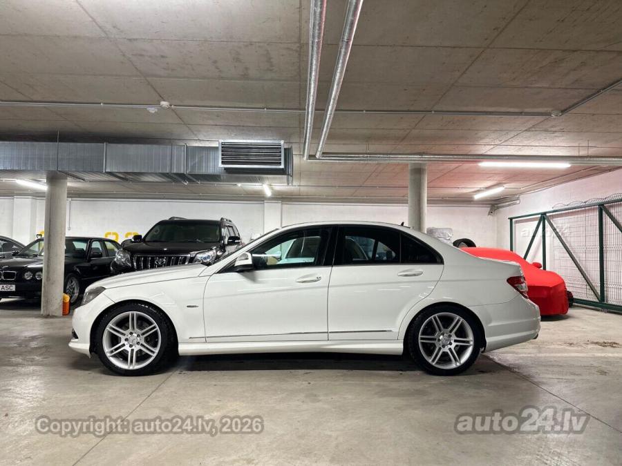 White Mercedes-Benz C-Class 2007 in Tallinn, with an engine capacity of 3.00 L and mileage of 288 thousand km for 4500 €, photo 6 on AUTOMOTO.COM.LV