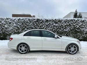White Mercedes-Benz C-Class 2007 in Tallinn, with an engine capacity of 3.00 L and mileage of 288 thousand km for 4500 €, photo 7 on AUTOMOTO.COM.LV