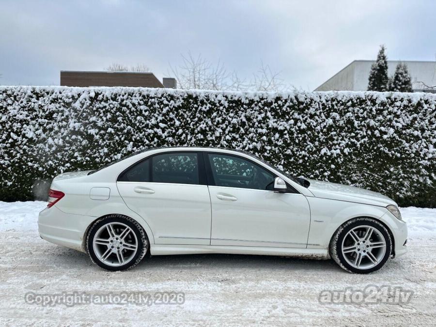 White Mercedes-Benz C-Class 2007 in Tallinn, with an engine capacity of 3.00 L and mileage of 288 thousand km for 4500 €, photo 7 on AUTOMOTO.COM.LV