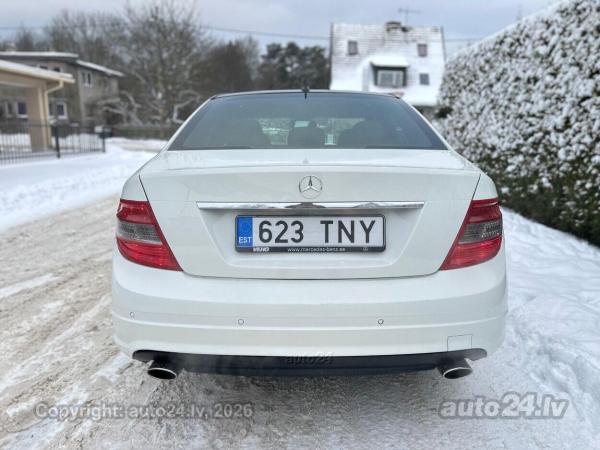 White Mercedes-Benz C-Class 2007 in Tallinn, with an engine capacity of 3.00 L and mileage of 288 thousand km for 4500 €, photo 10 on AUTOMOTO.COM.LV