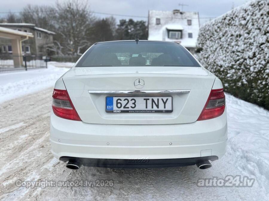 White Mercedes-Benz C-Class 2007 in Tallinn, with an engine capacity of 3.00 L and mileage of 288 thousand km for 4500 €, photo 10 on AUTOMOTO.COM.LV