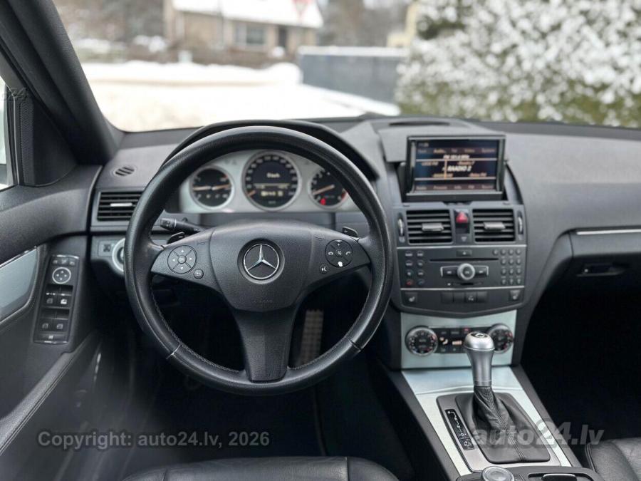 White Mercedes-Benz C-Class 2007 in Tallinn, with an engine capacity of 3.00 L and mileage of 288 thousand km for 4500 €, photo 15 on AUTOMOTO.COM.LV