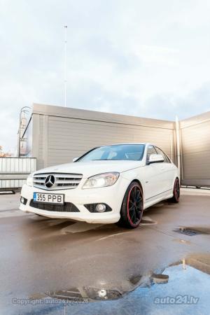 Balts Mercedes-Benz C-Class 2007 Tallina, ar dzinēja tilpumu 3.00 L un nobraukumu 229 tūkst. km par 6700 €, foto 2 vietnē AUTOMOTO.COM.LV