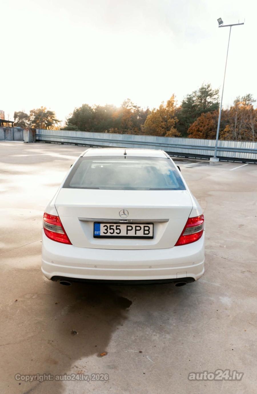 Balts Mercedes-Benz C-Class 2007 Tallina, ar dzinēja tilpumu 3.00 L un nobraukumu 229 tūkst. km par 6700 €, foto 5 vietnē AUTOMOTO.COM.LV