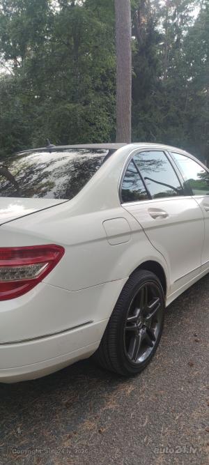 White Mercedes-Benz C-Class 2007 in Tallinn, with an engine capacity of 3.00 L and mileage of 0 thousand km for 5900 €, photo 9 on AUTOMOTO.COM.LV