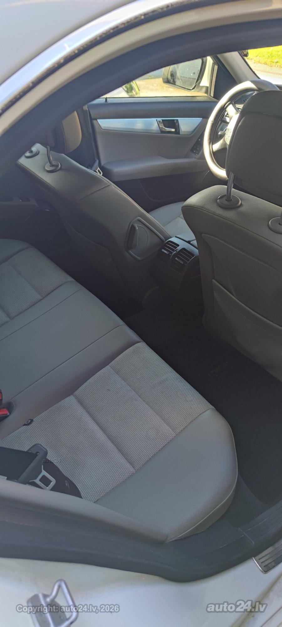White Mercedes-Benz C-Class 2007 in Tallinn, with an engine capacity of 3.00 L and mileage of 0 thousand km for 5900 €, photo 11 on AUTOMOTO.COM.LV