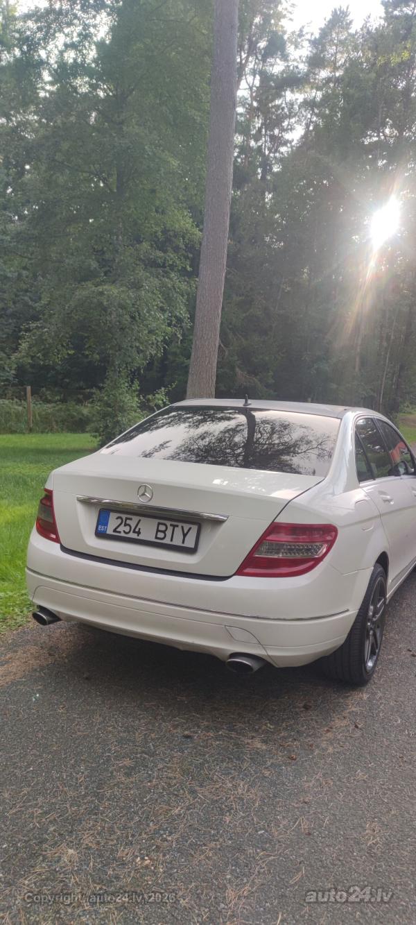 Balts Mercedes-Benz C-Class 2007 Tallina, ar dzinēja tilpumu 3.00 L un nobraukumu 0 tūkst. km par 5900 €, foto 7 vietnē AUTOMOTO.COM.LV