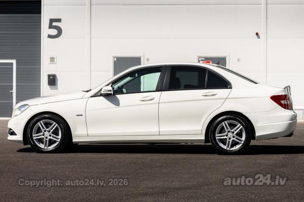 White Mercedes-Benz C-Class 2011 in Tallinn, with an engine capacity of 2.10 L and mileage of 295 thousand km for 7490 €, photo 1 on AUTOMOTO.COM.LV